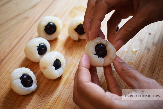 Make a super easy yet totally eerie eyeball punch this Halloween ...